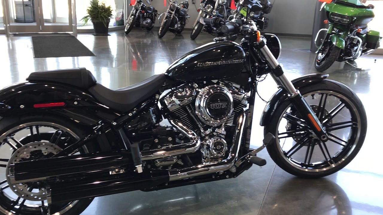 2018 HARLEY-DAVIDSON SOFTAIL BREAKOUT in BLACK TEMPEST - YouTube