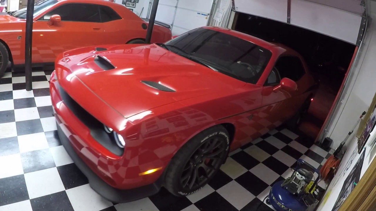 Hellcat vlog + best way to roll race your hellcat - YouTube
