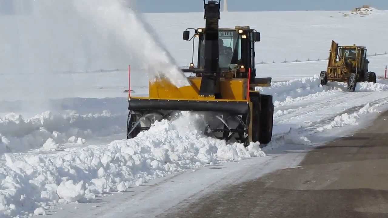 Snow Blower in action 001 - YouTube