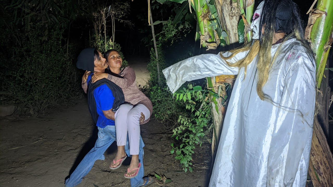 prank kuntilanak ganggu pengantin baru || GHOST PRANK - YouTube