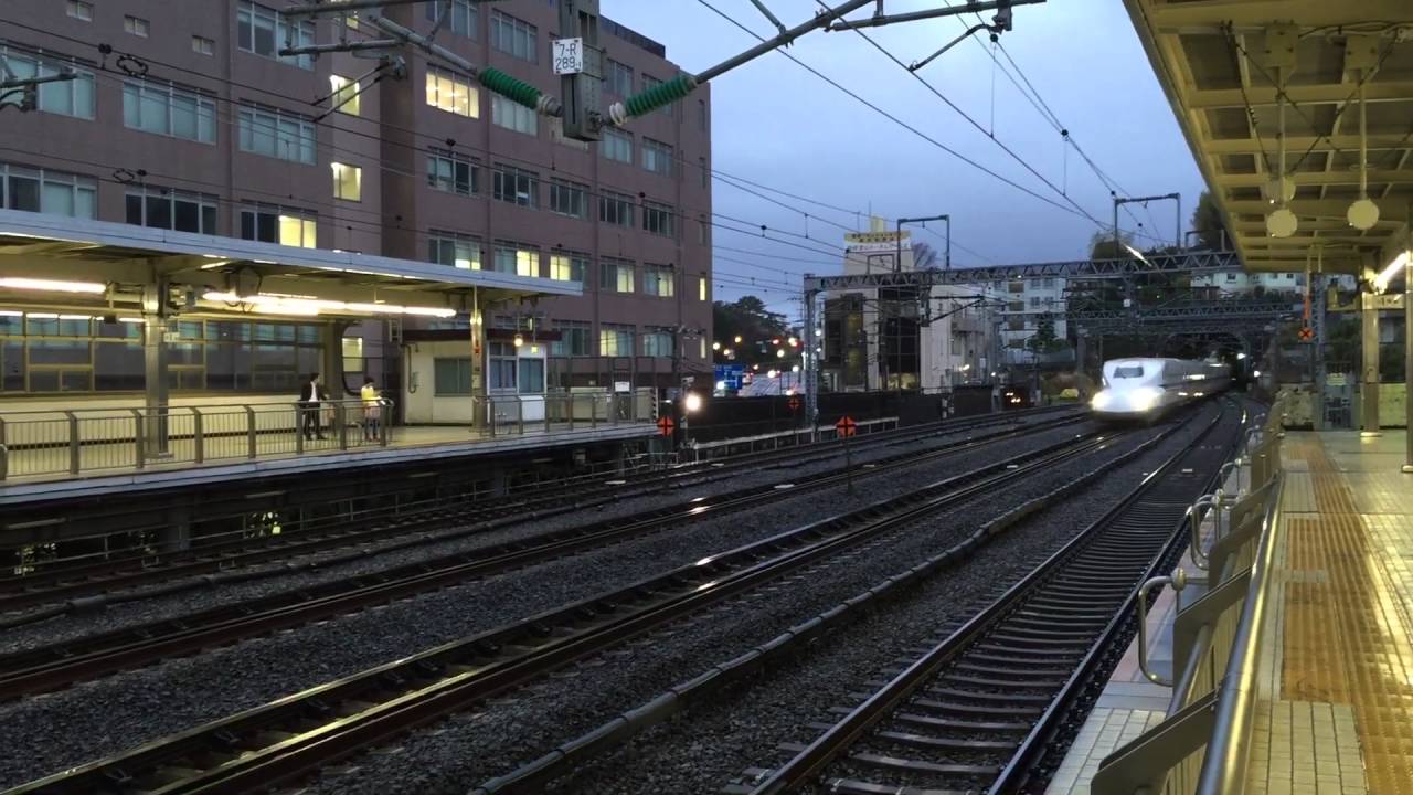 Japan's High Speed Shinkansen Bullet Train - YouTube