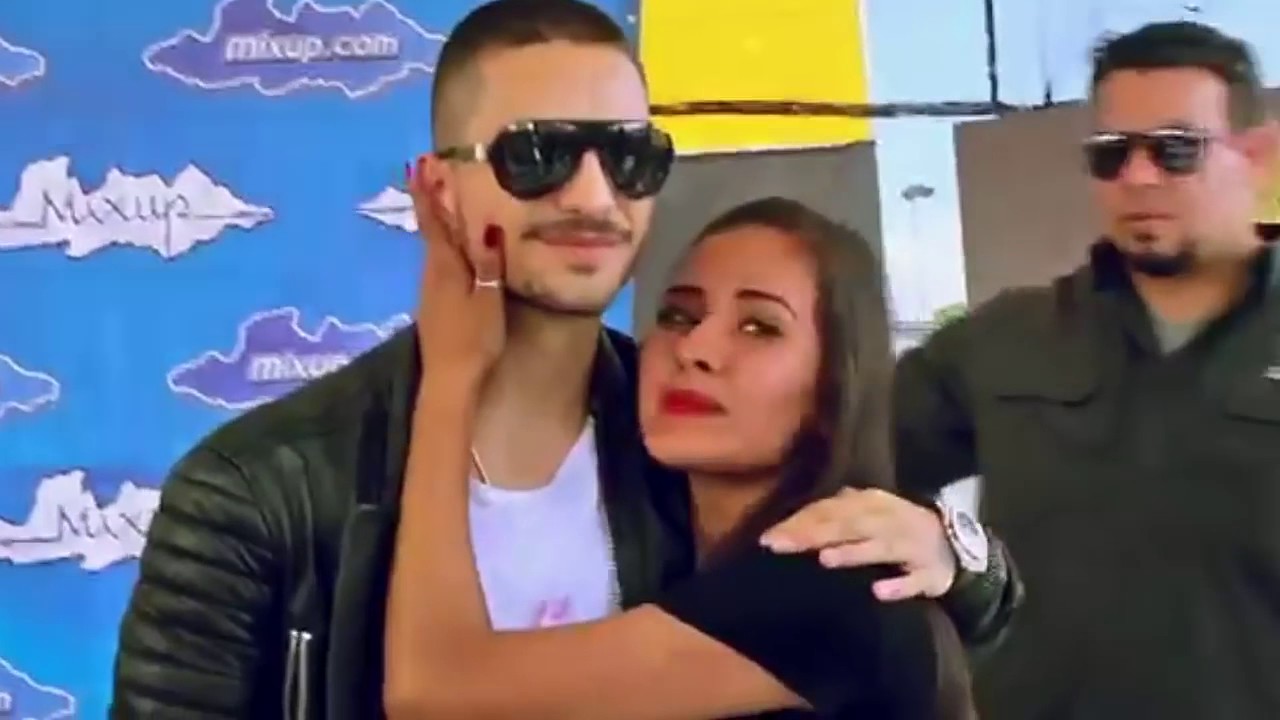 Fans conocen a Maluma - YouTube
