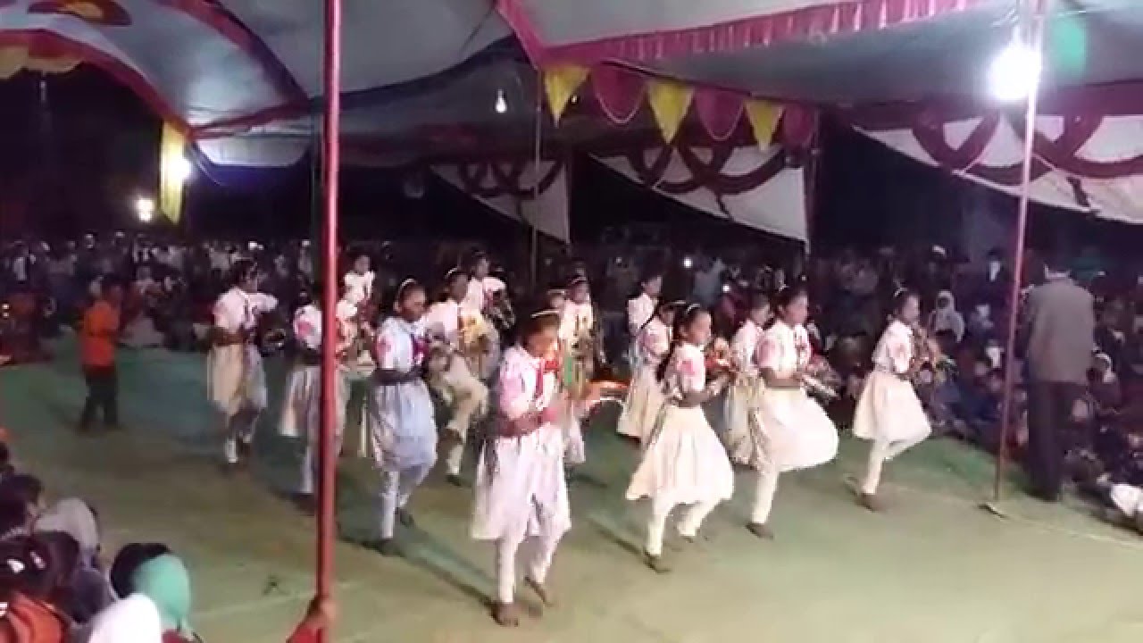 Maharashtra Beautiful Lezim Dance - YouTube