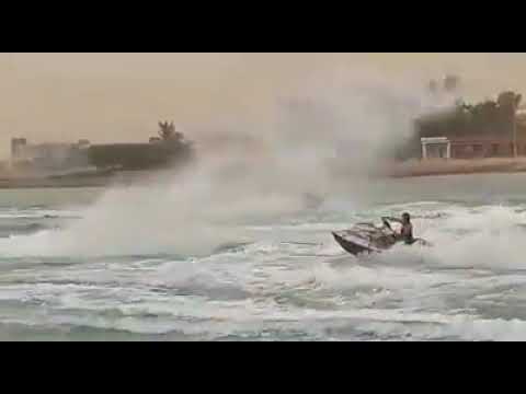 AMAZING GIRL JET SKI STUNT - YouTube