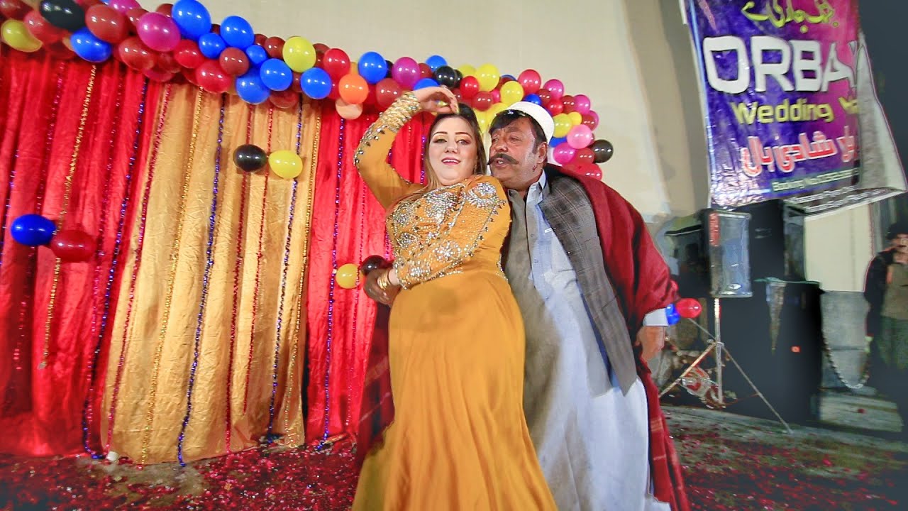 Nazoo & Fatima Gul Mast Dance With Shahid Khan - YouTube