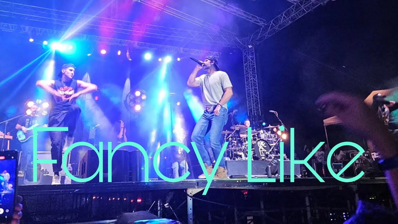 Walker Hayes "Fancy Like" LIVE |Janie Hart - YouTube