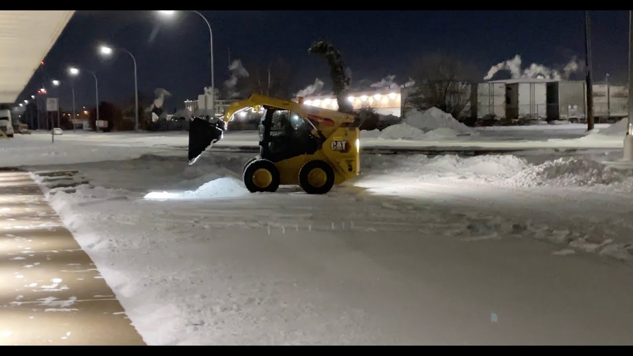 Snowfighter at minus 35 degrees in Edmonton - YouTube