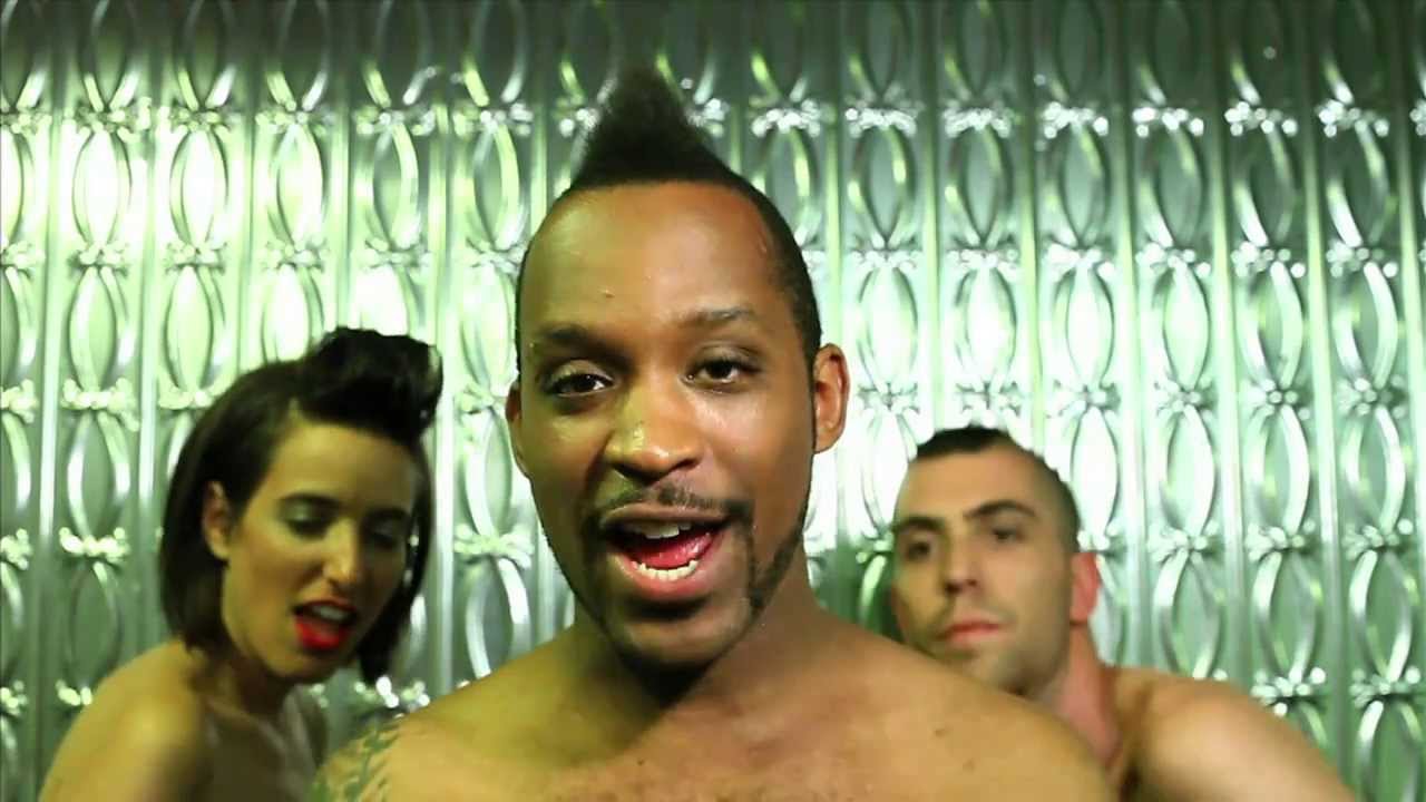 Hank & Cupcakes 'Aint No Love' Featuring Shane MauX (Official Music ...