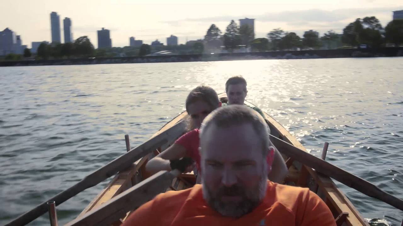 Milwaukee Currach Rowing - YouTube