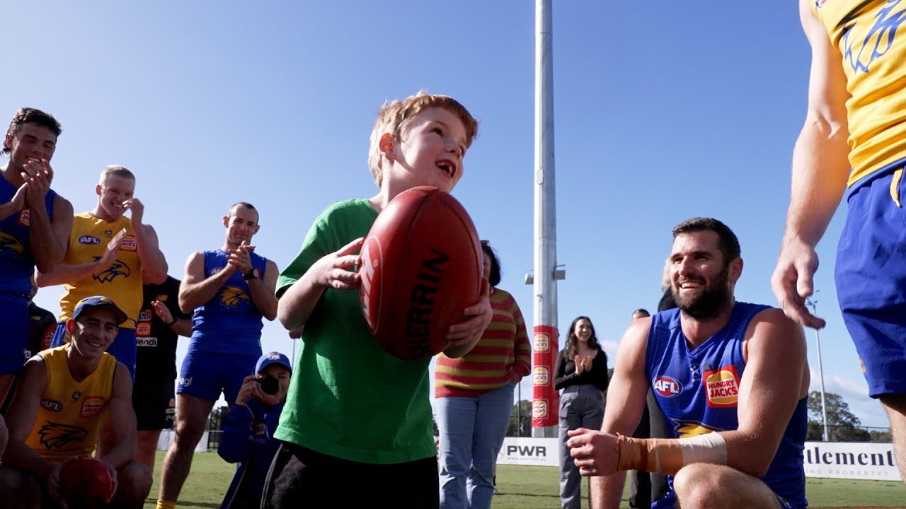 Nate flies with the team - YouTube