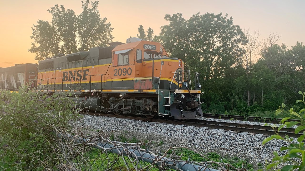 Short Video This Time, CN L568 With BEANSNIFF (BNSF) 2090! - YouTube