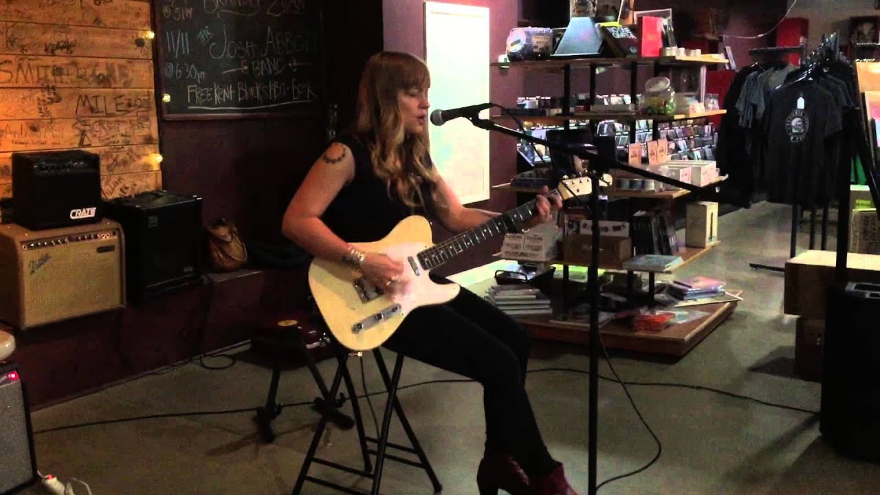 Brandy Zdan: "Back on You" - YouTube