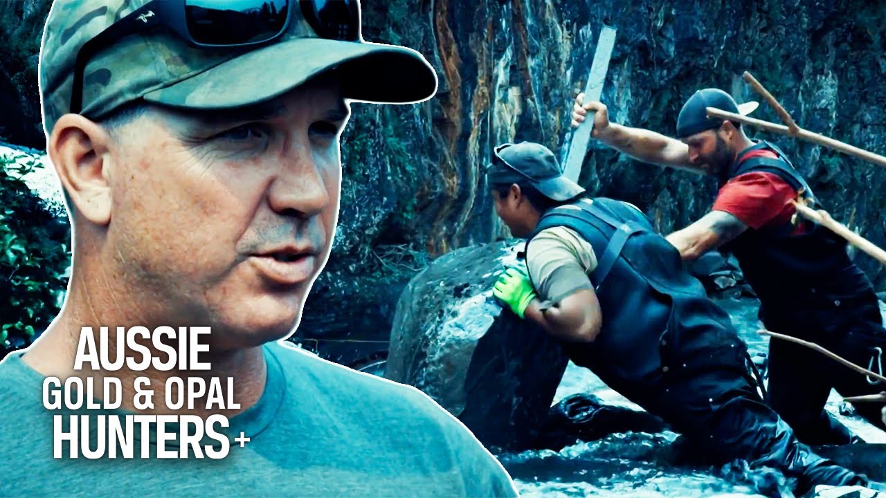 Dustin Hurt's Crew Sets Up A Dam On A DANGEROUS Creek! | Gold Rush ...