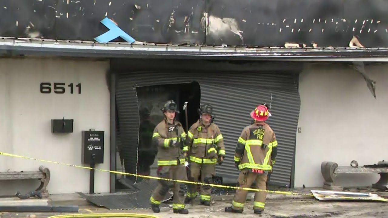 Crews battle 3-alarm fire at auto shop in southwest Houston, HFD says ...