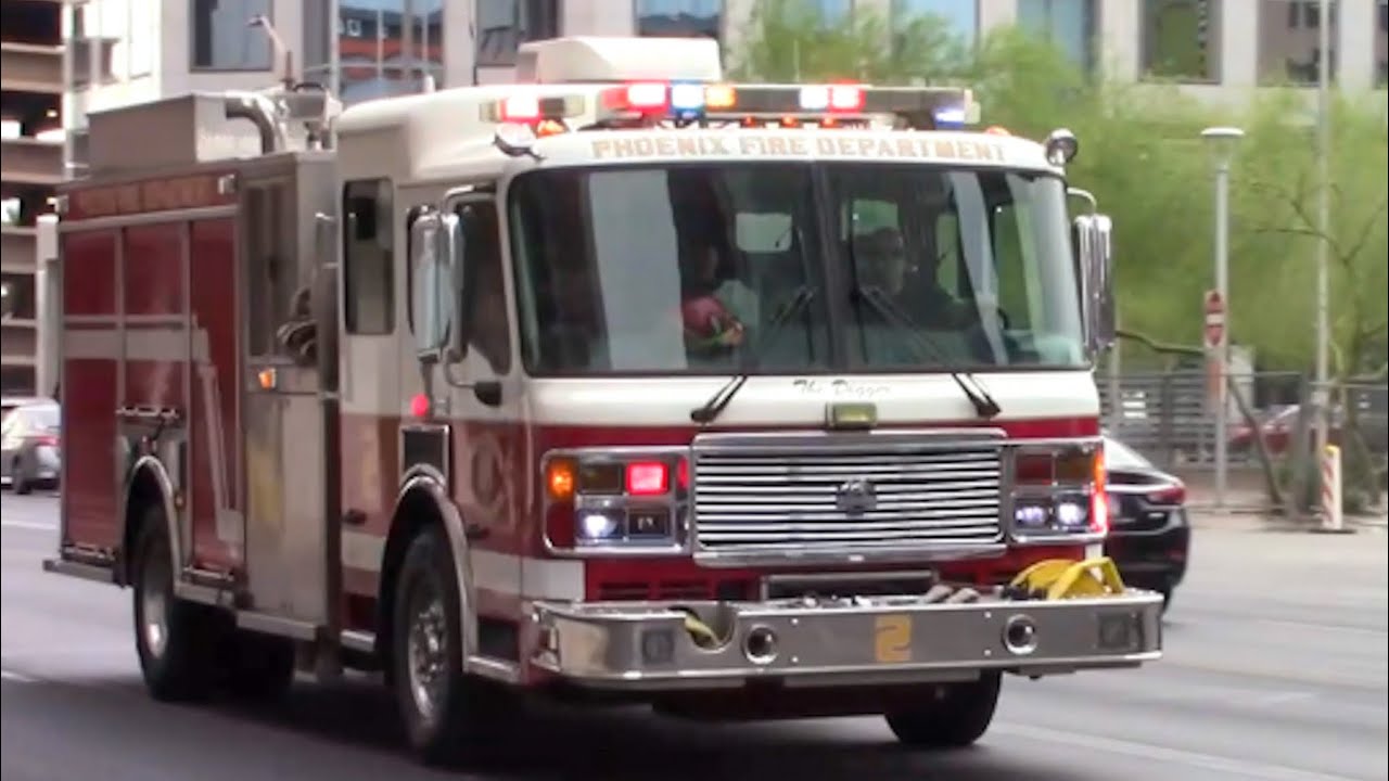 Phoenix Fire Dept, Engine 2 arriving - YouTube