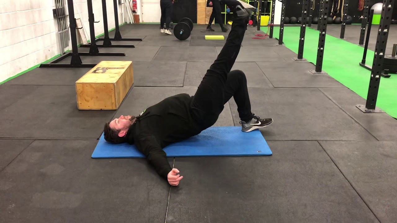 Single Leg Glute Bridge with Leg Wiper - YouTube