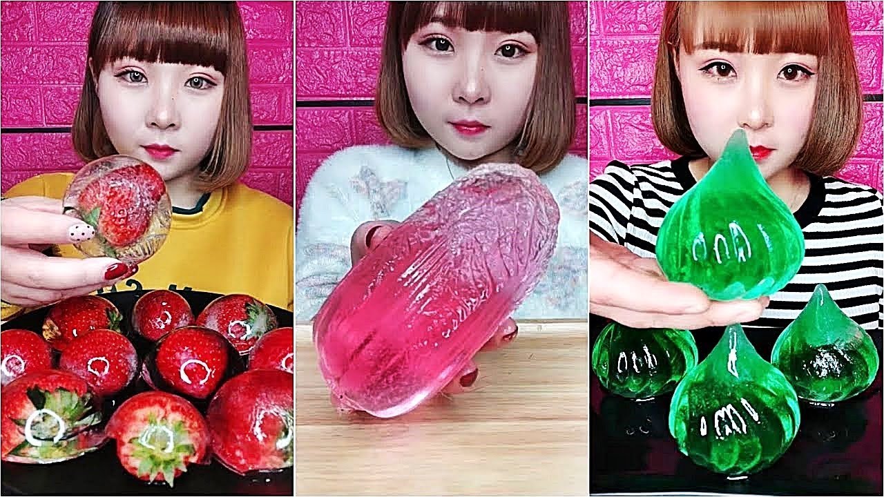 ASMR EATING COLORED WATER FILLED ICE crunchy sounds SATISFYING MUKBANG ...