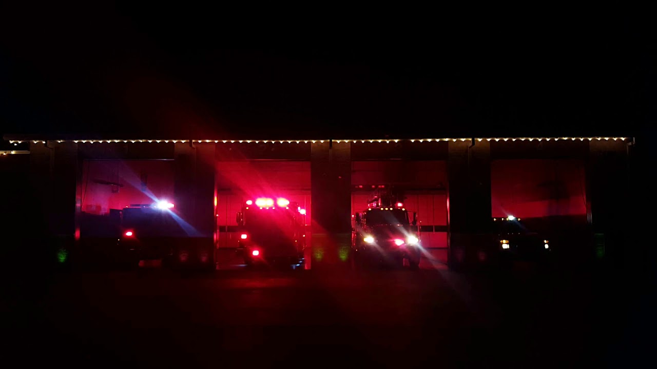 Hewitt Fire Department Christmas Light Show - YouTube