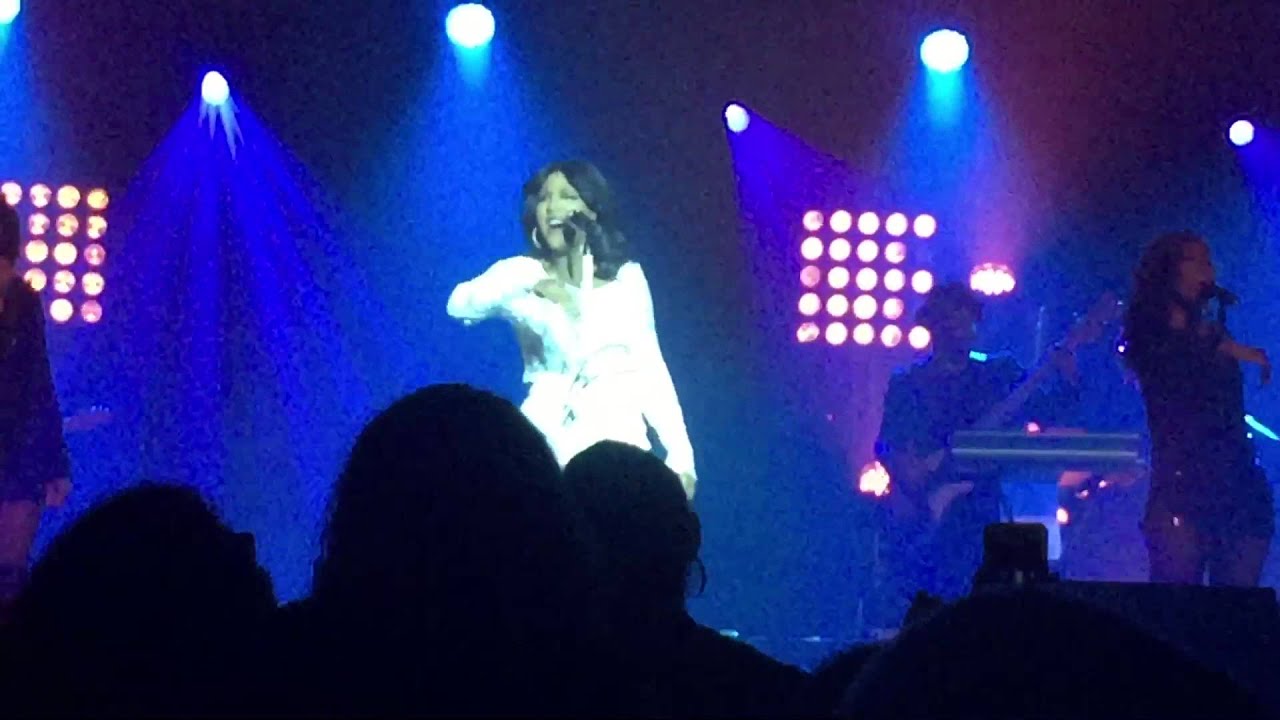 Toni Braxton Let It Flow LIVE AUCKLAND NZ - YouTube
