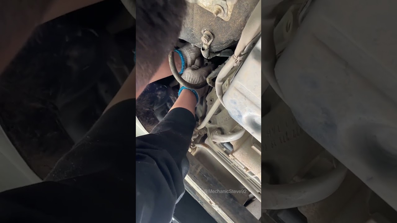 Mercedes-Benz GLK replaces the original three engine feet, the standard ...