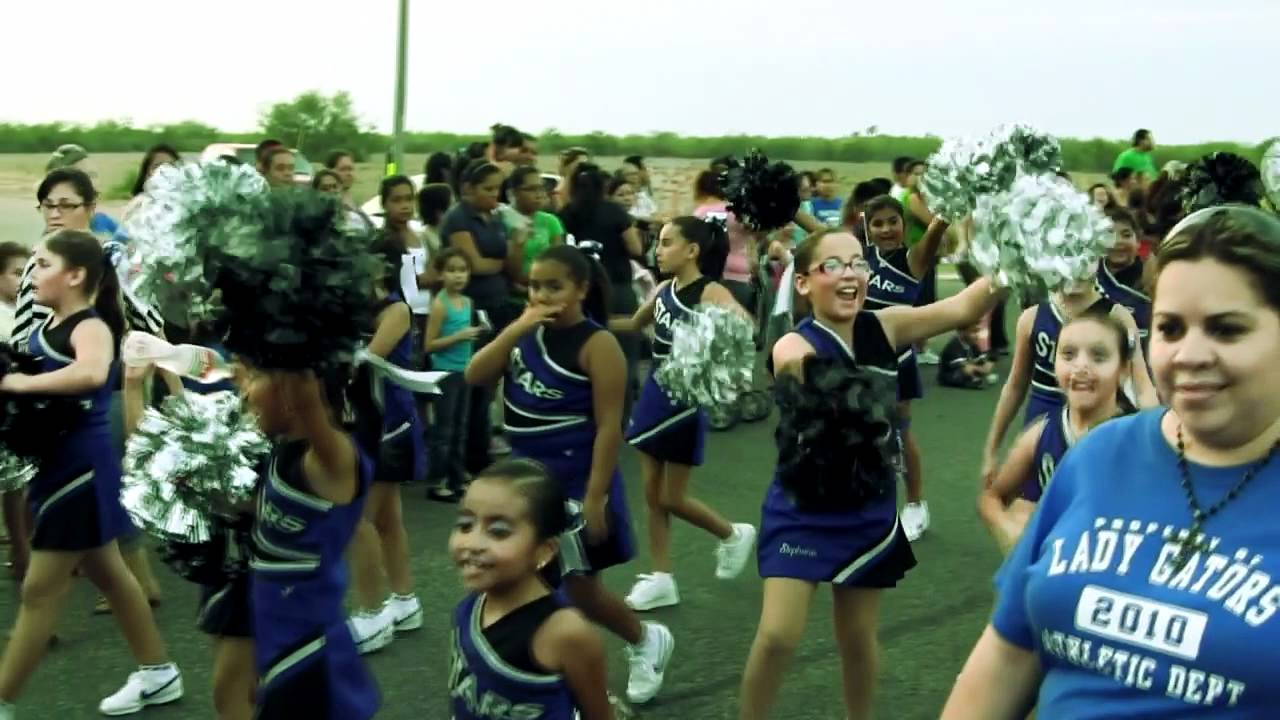 LA GRULLA GATORS HOMECOMING PARADE - YouTube