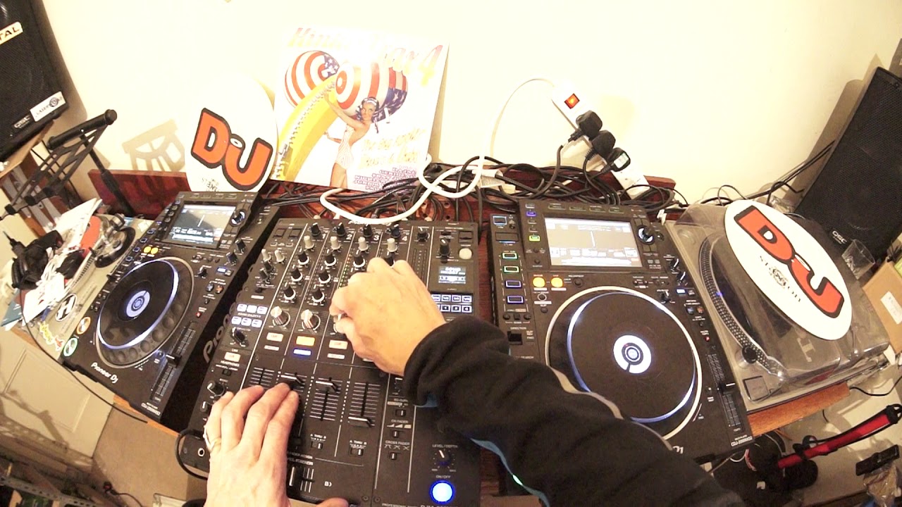 SIMPLE MOBILE DJ MIXING TRANSITIONS WITHOUT THE USE OF THE PITCH FADER ...