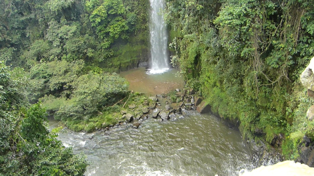 Cascada en el corregimiento de Riachuelo municipio de Charalá ...