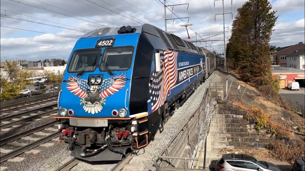 NJ TRANSIT Train departing from Elizabeth with Armed Forces ALP-45DP ...