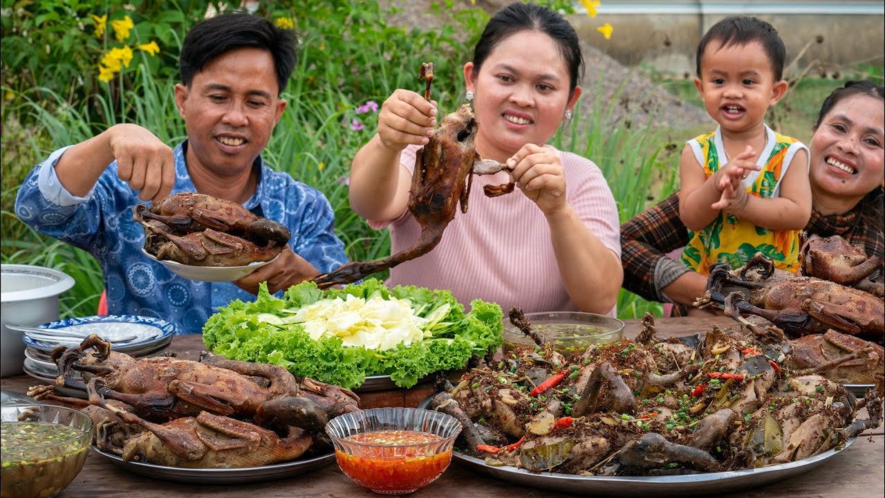 🔥 Exotic Duck & Weaver Ant Feast! BBQ & Steamed with Ant Sauce – A Wild ...