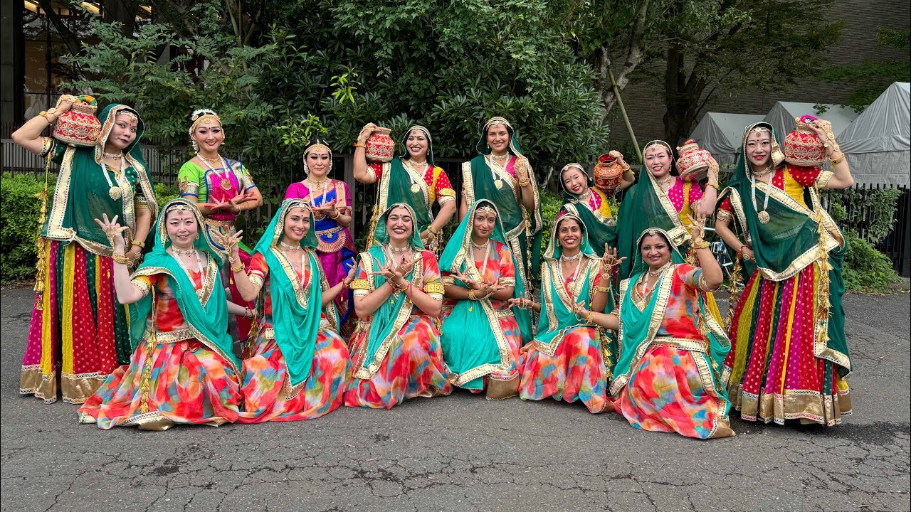 MONIKA BOLLYWOOD DANCE SCHOOL | NAMASTE INDIA 2024 PERFORMANCE - YouTube