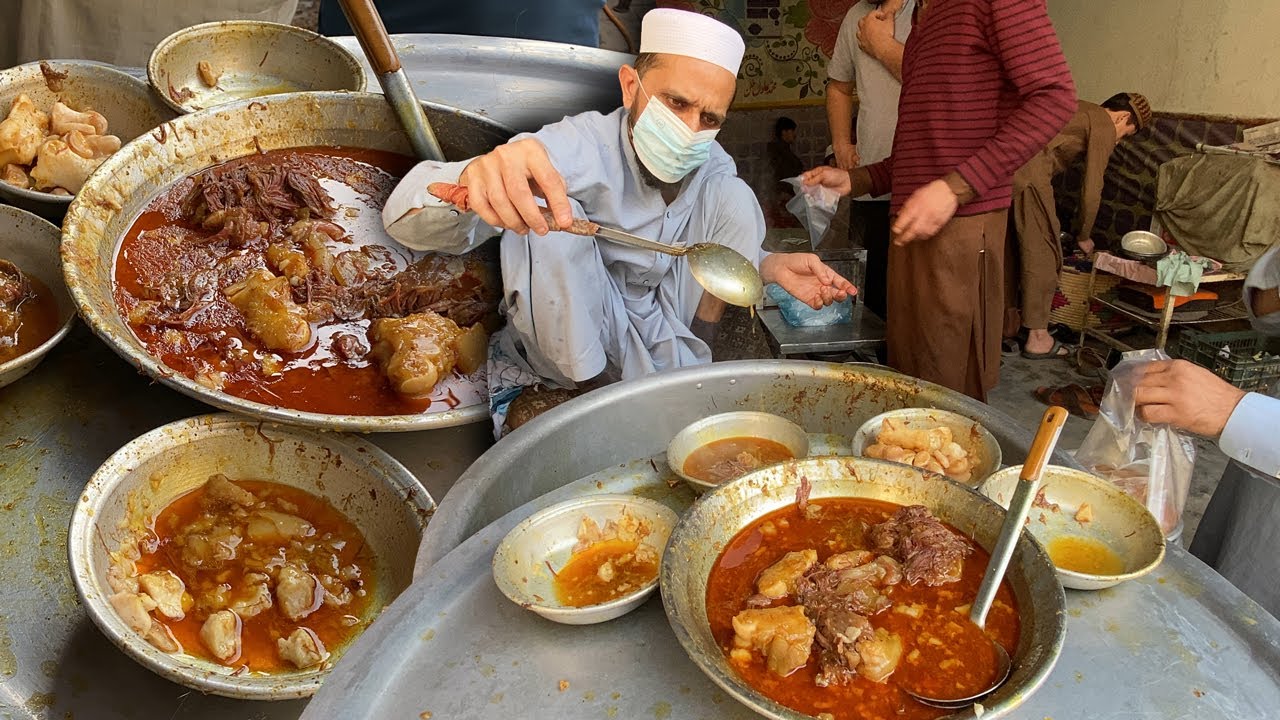 Peshawari Nashta - Shakir Siri Paye | 50 Years Old Shop | Peshawari ...