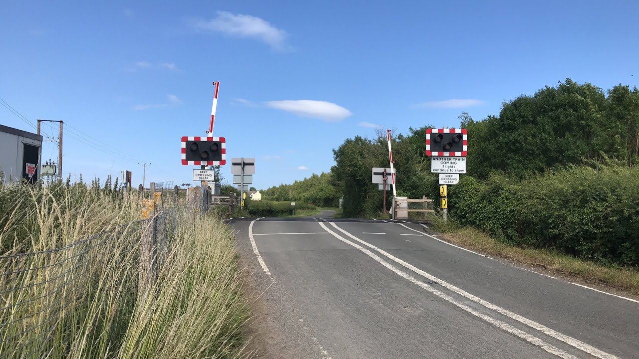 Live at: Pirton Level Crossing (Worcestershire) 22/06/2020 - YouTube