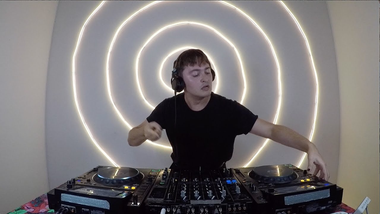 Dark Techno Mix in a New York Studio | Conrad Taylor (2023) - YouTube