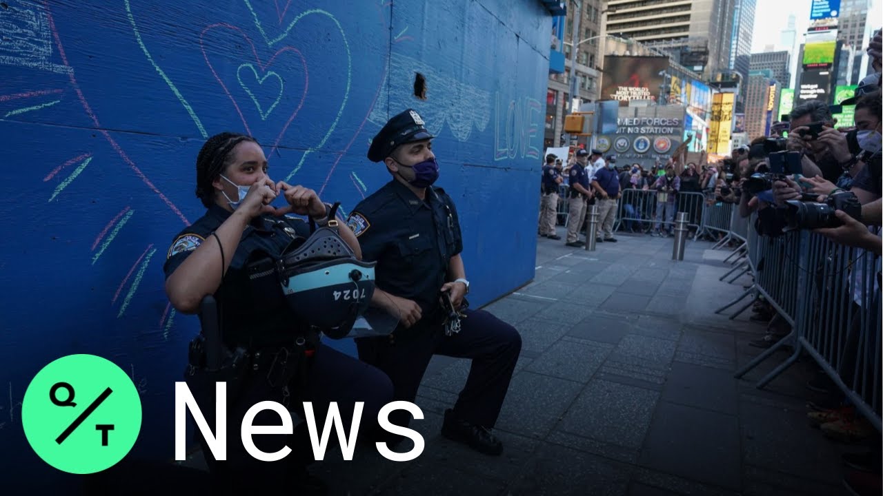 NYPD Officers Take Knee at George Floyd Protests in New York City - YouTube