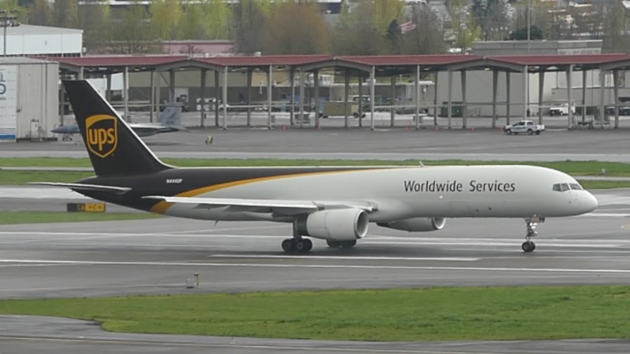 UPS Boeing 757-24A(PF) [N444UP] Takeoff from PDX - YouTube