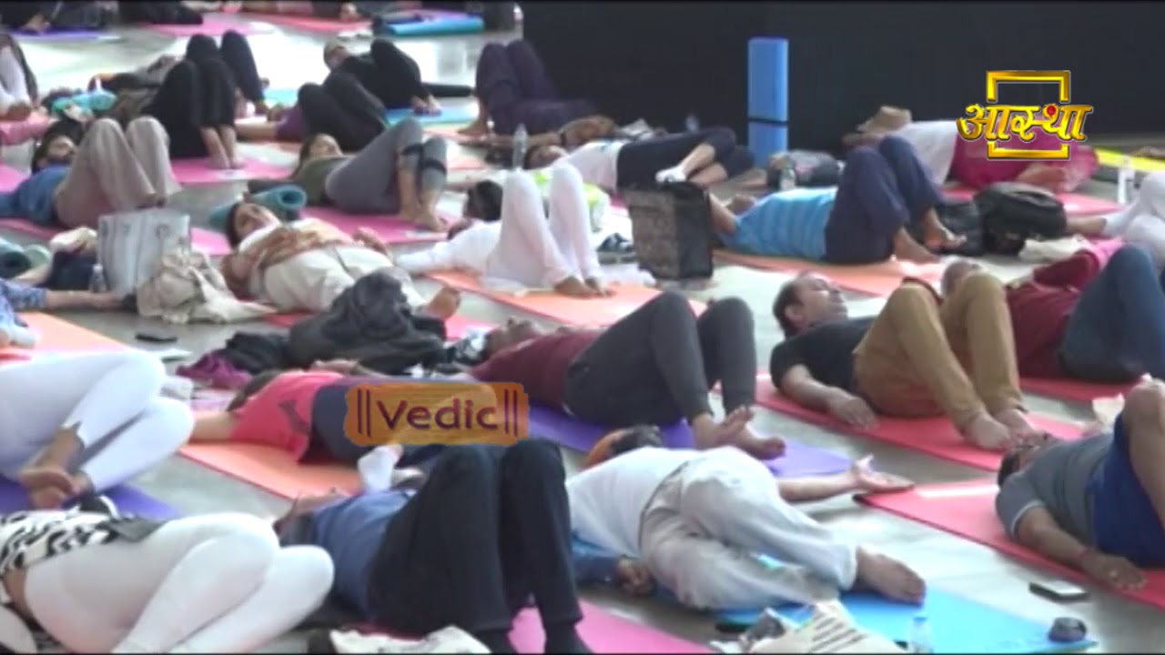Markatasana Yoga for Backache | Swami Ramdev - YouTube