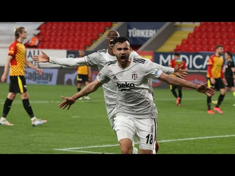 Göztepe 1-2 Beşiktaş Maçından Görüntüler! Şampiyonluk Böyle Geldi!