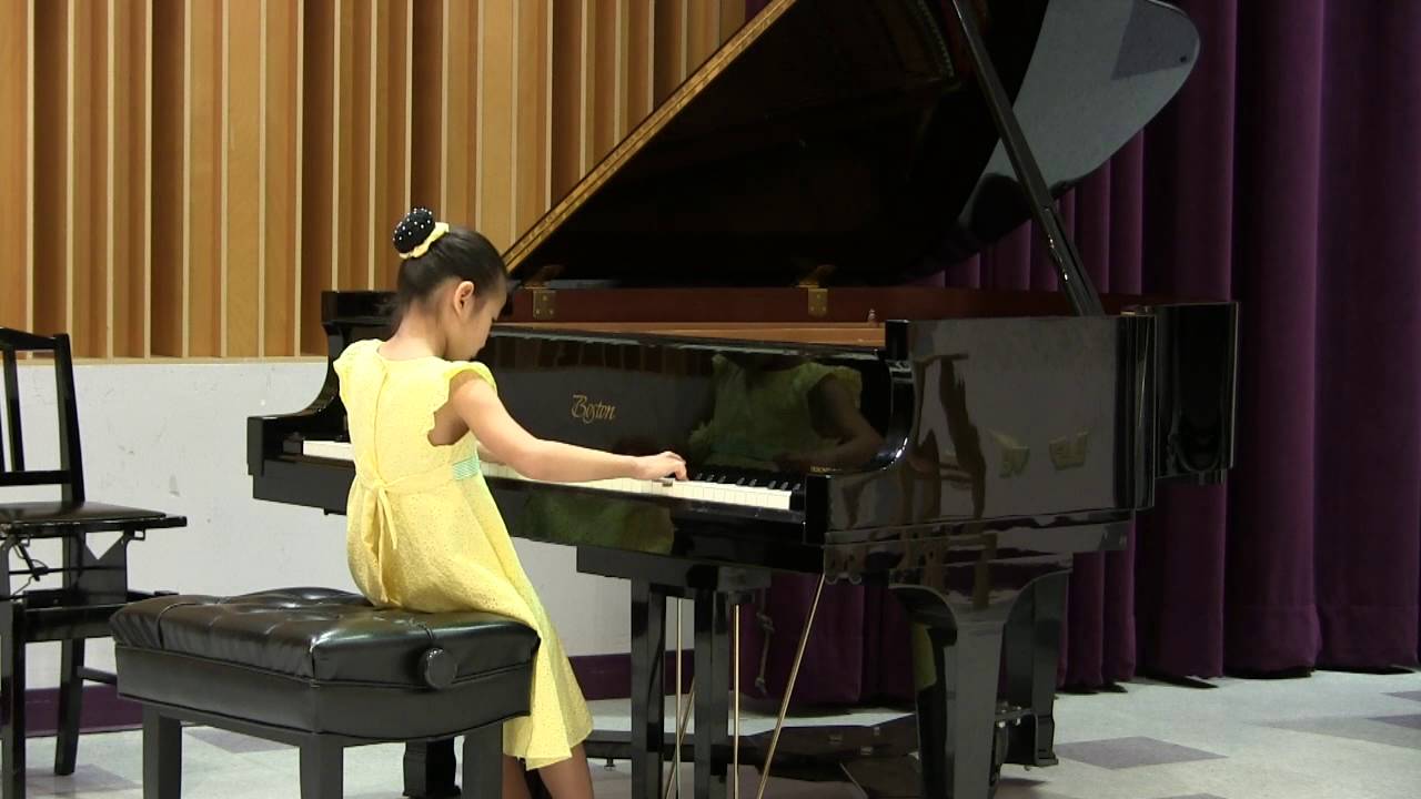 Rondo by William Gillock - YouTube