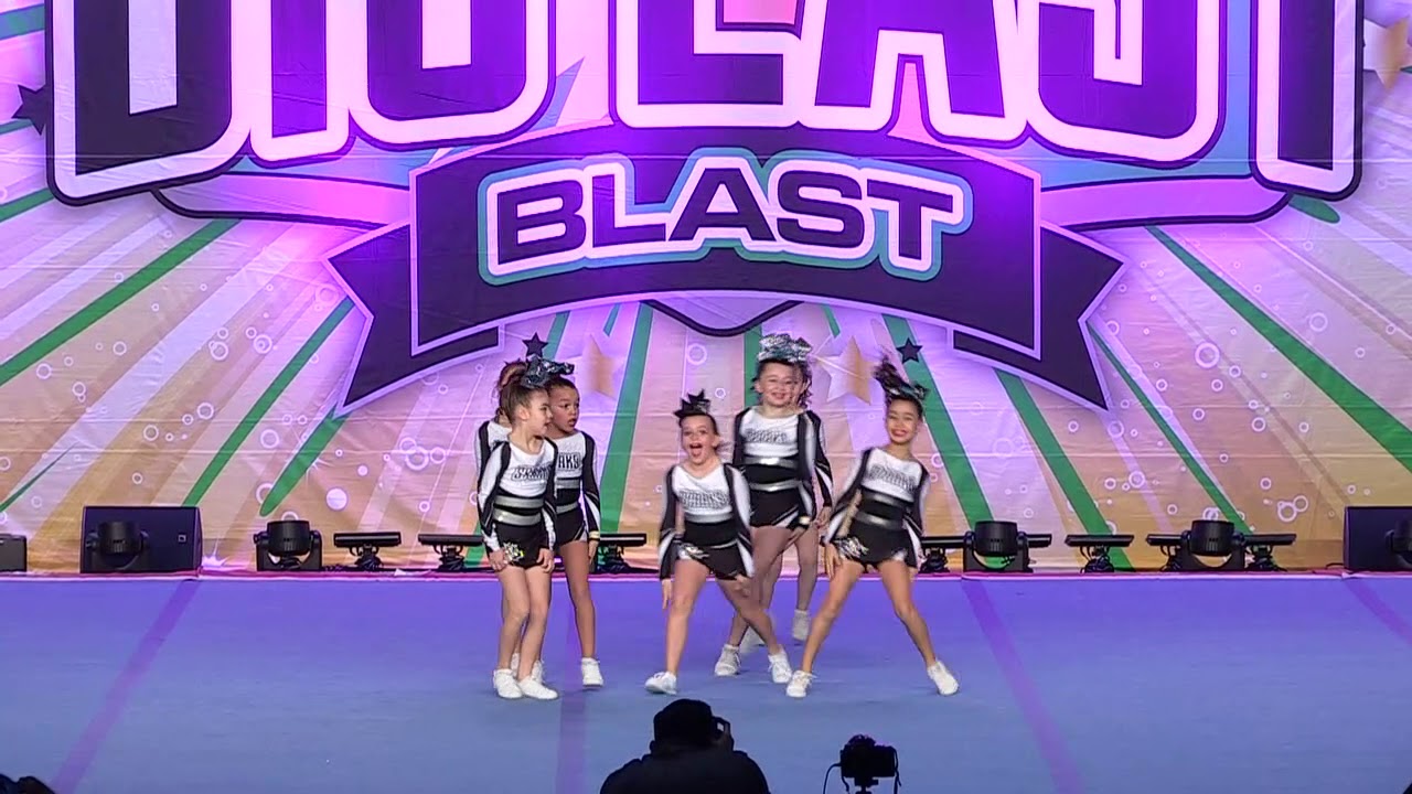 Sparks Cheerleading Electric Youth X Small 1 - YouTube