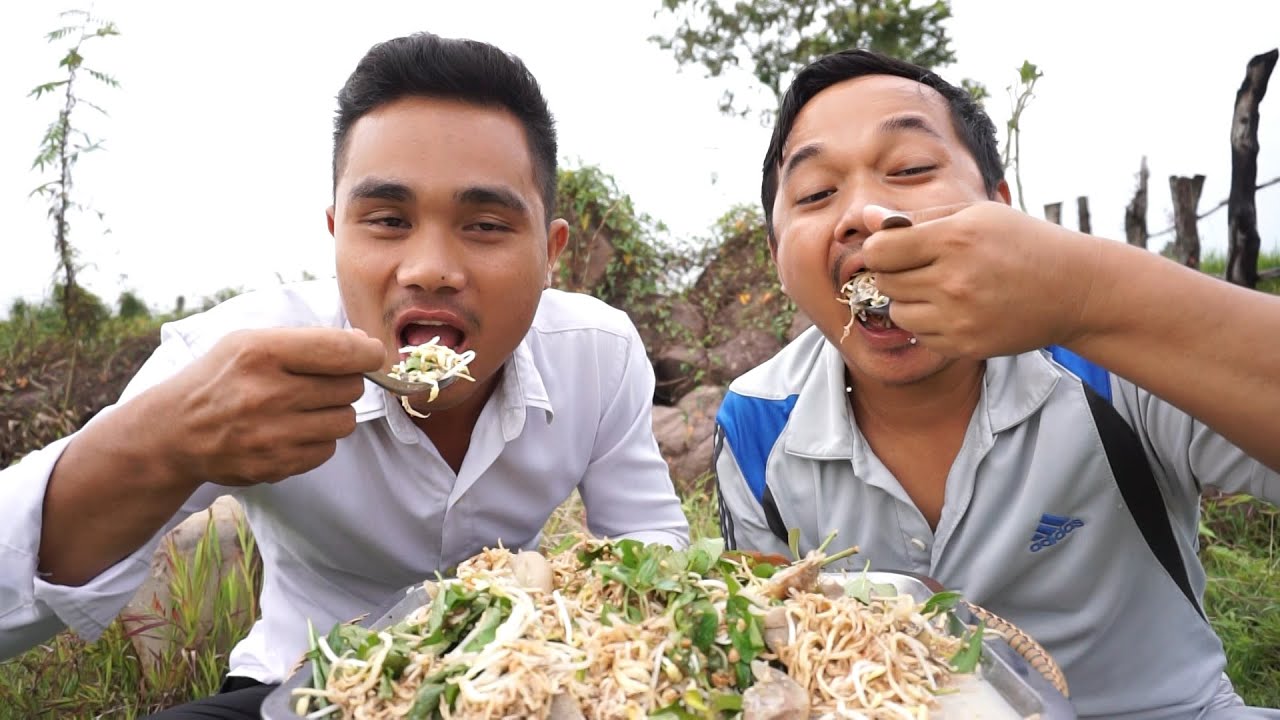 Mukbang Today - Eating Beef Belly with Banana Flowers & Green Vegetable ...