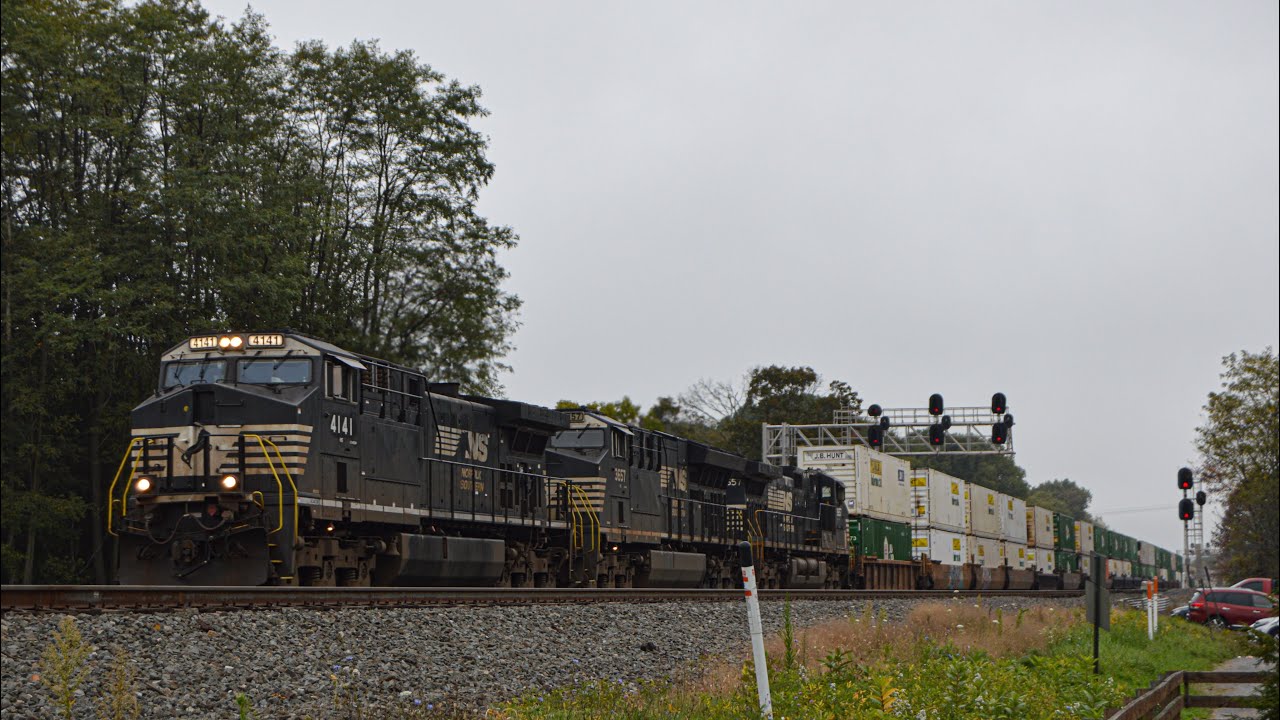 Railfanning along NS's Pittsburgh Line - Trains at Horseshoe Curve and ...