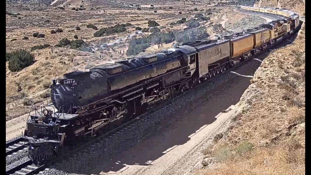 "BIG BOY" UP 4014 & HIS ENTOURAGE AT HESPERIA, CA - YouTube