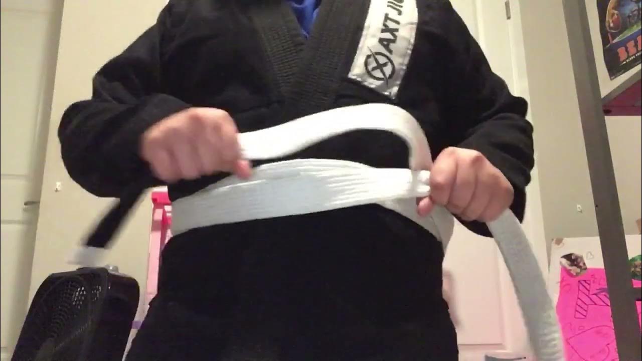 HOW TO TIE A JIU JITSU BELT!!!!!!!! - YouTube