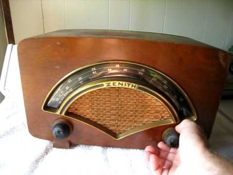 Zenith 8H034 AM/FM Tube Radio W/ Wooden Case - YouTube