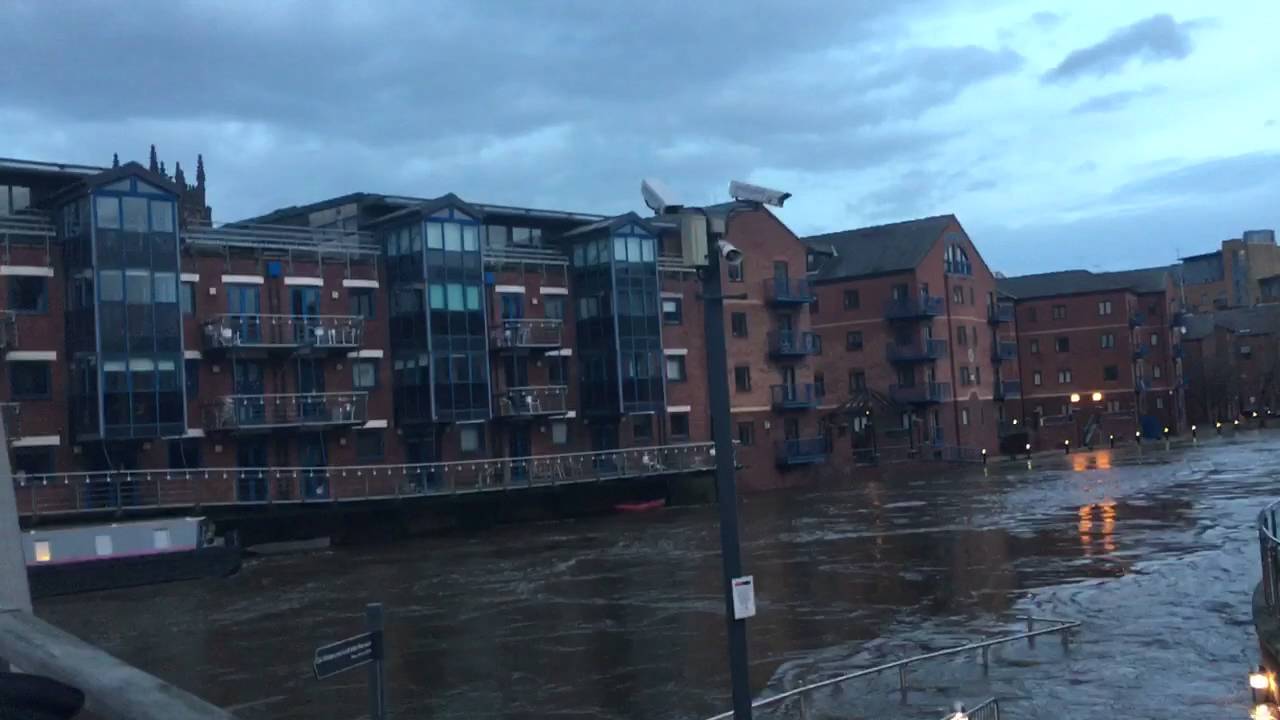 Leeds Flooding - 2015 Boxing Day - YouTube