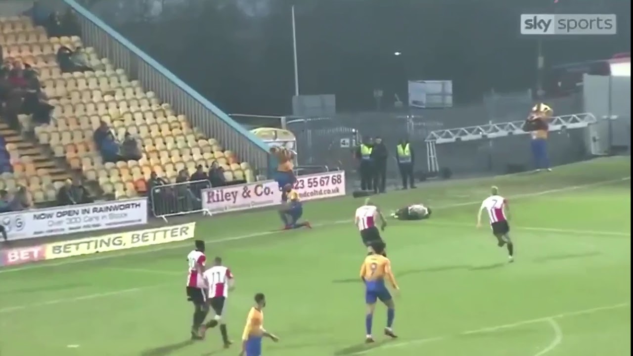 Hayden White Flying two-foot tackle - YouTube