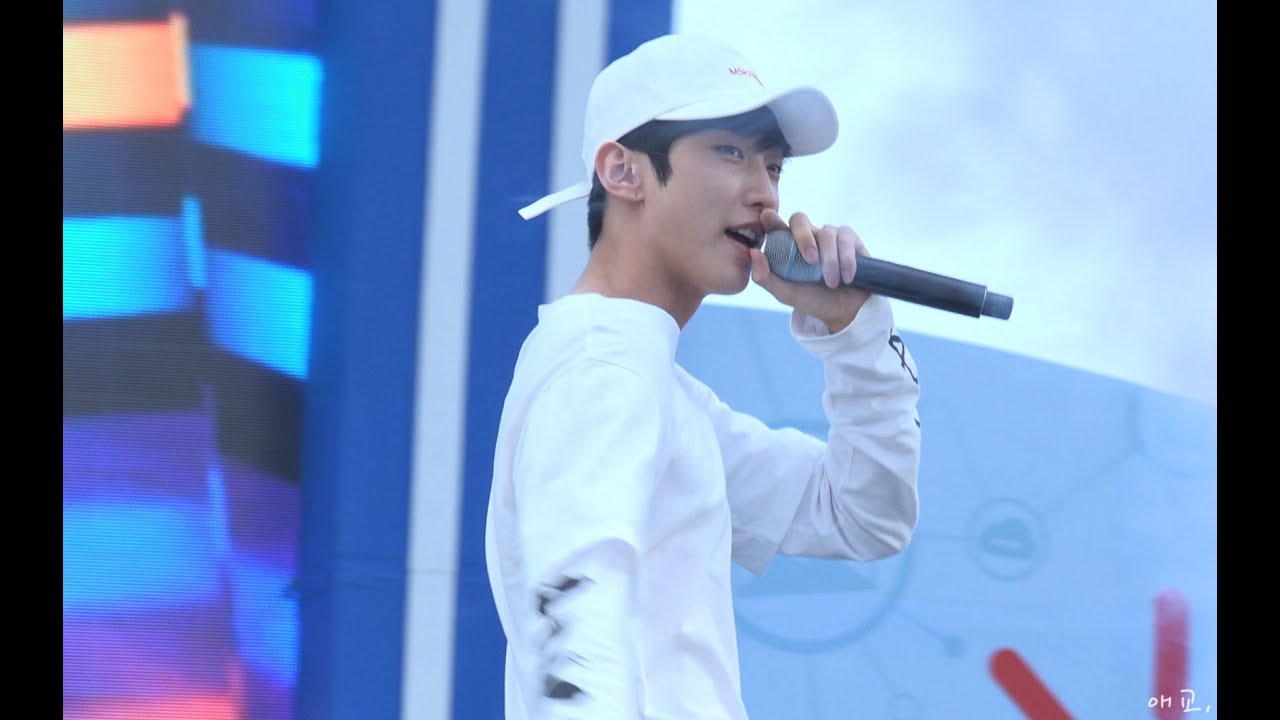 160623 B1A4 광주 웹콘텐츠 페스티벌 : Beautiful Target (진영 focus) - YouTube