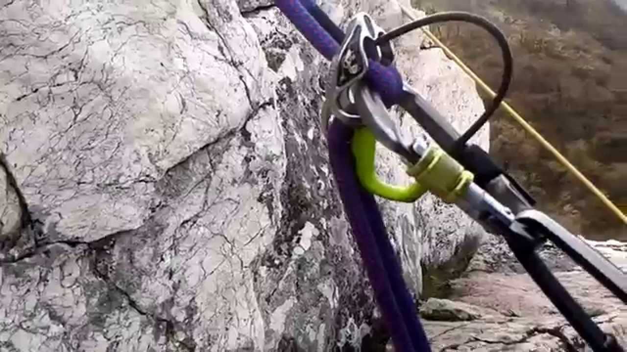 Edelrid Mega Jul ereszkedés - Rappeling - YouTube
