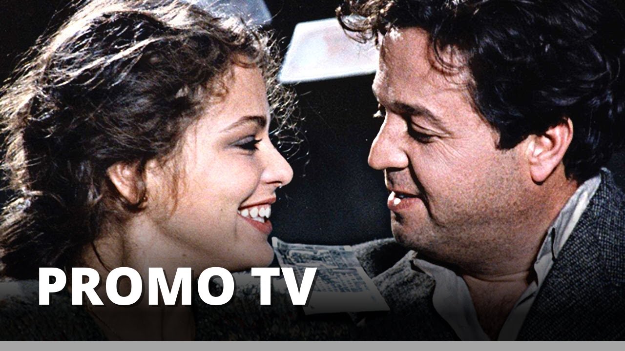 UN POVERO RICCO | Promo tv - YouTube