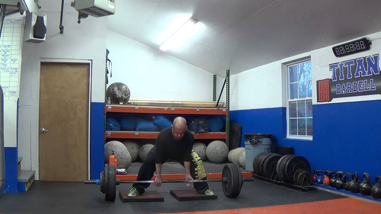 Deficit Pause Deadlifts 300 x 5 - YouTube